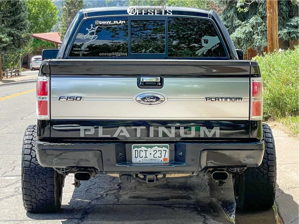 2009 Ford F-150 with 22x12 -44 American Truxx Dna and 33/12.5R22 Toyo ...