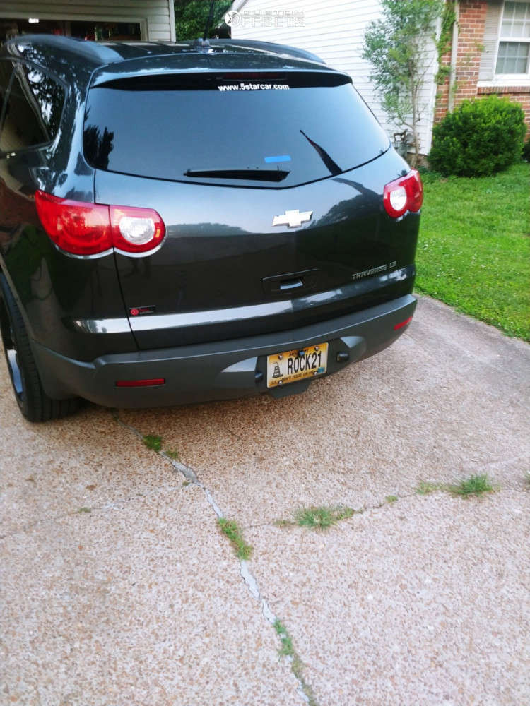 2012 Chevrolet Traverse with 22x9.5 0 Massiv 923 and 265/40R22 Lionhart ...