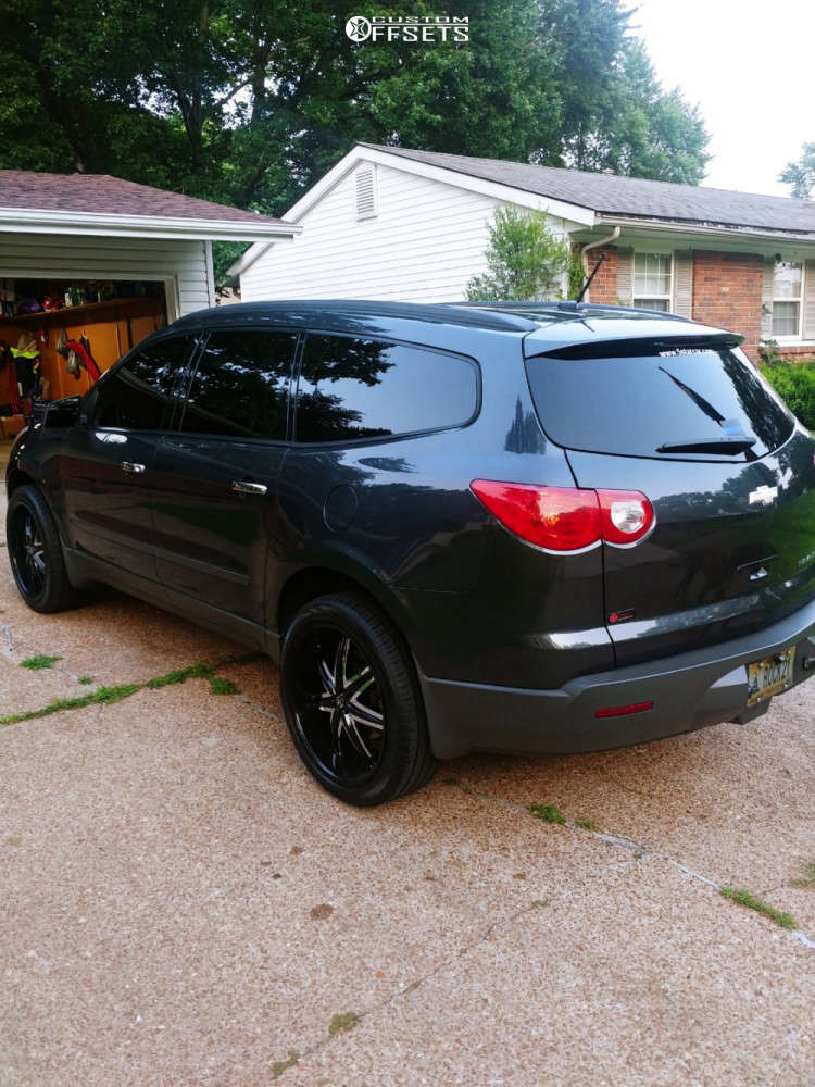 2012 Chevrolet Traverse with 22x9.5 0 Massiv 923 and 265/40R22 Lionhart ...