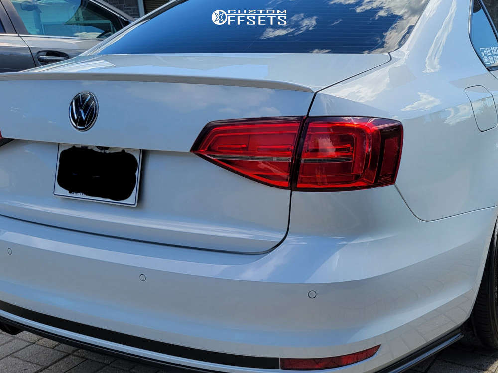 2017 Volkswagen Jetta with 18x8.5 45 Enkei Rs05-rr and 225/40R18 ...