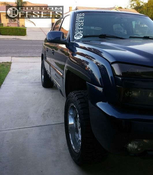 2003 Chevrolet Avalanche with 20x9 18 XD Hoss and 33/12.5R20 Toyo Tires ...