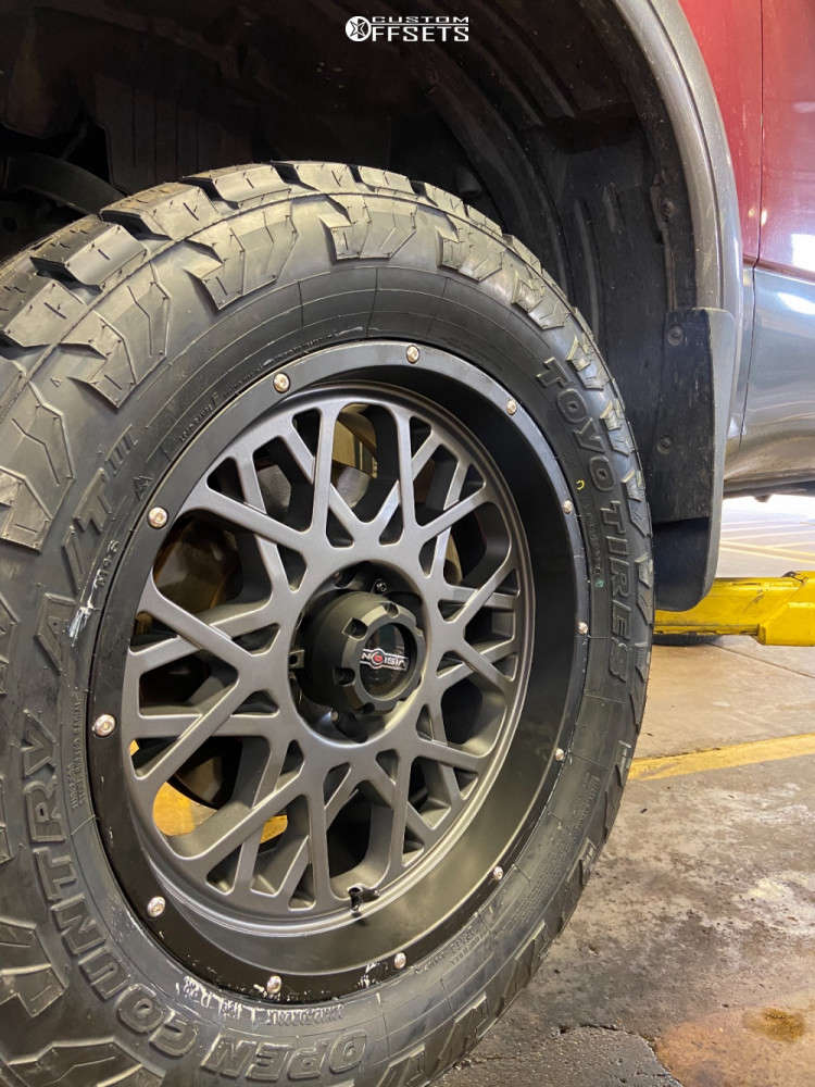 2017 Nissan Titan with 20x9 10 Vision Rocker and 33/12.5R20 Toyo Tires ...