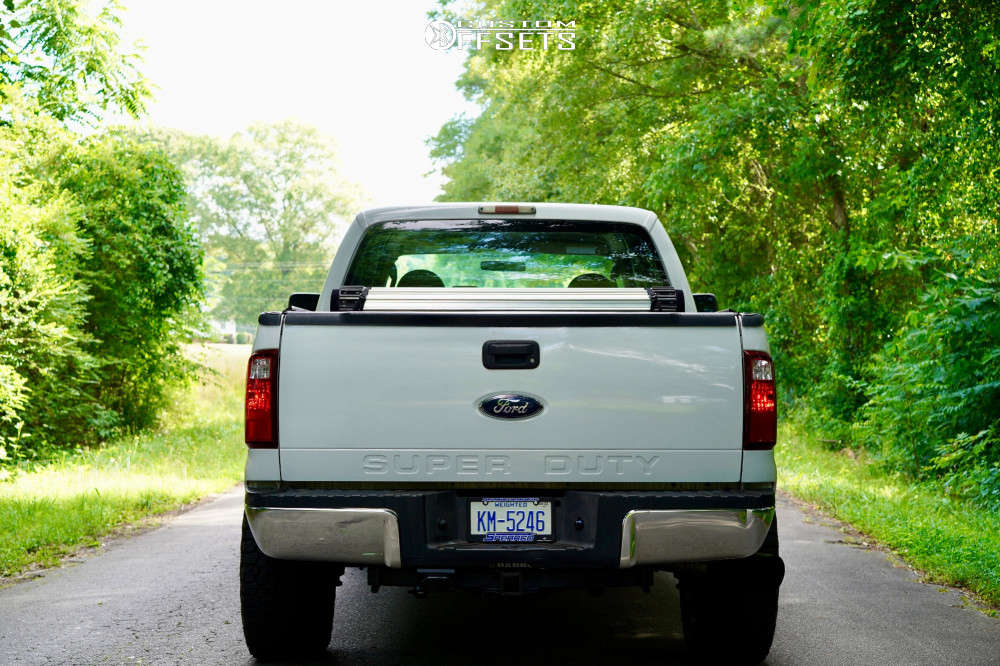 2008 Ford F-250 Super Duty with 20x10 -24 Method Mr605 and 35/12.5R20 ...