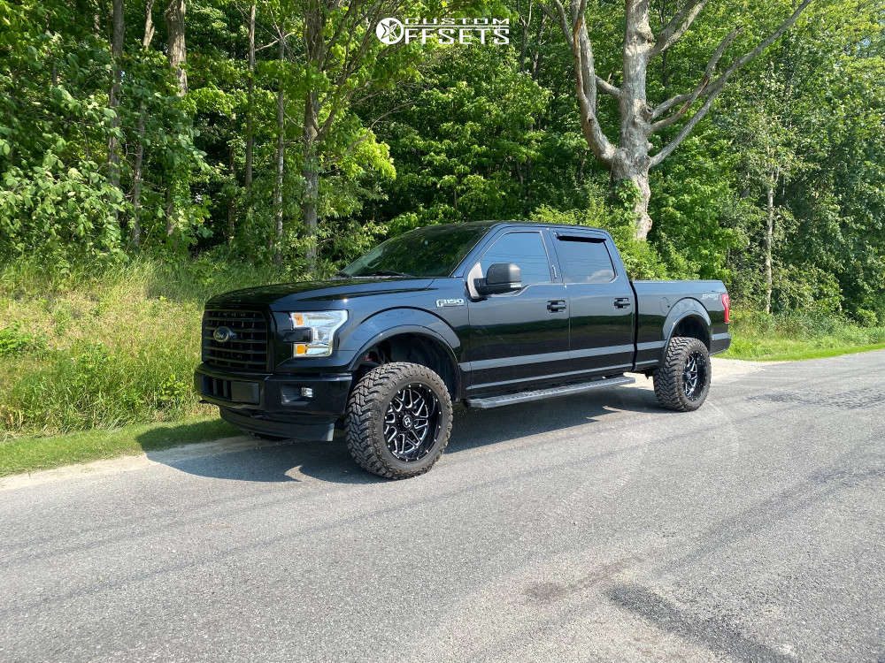 2017 Ford F-150 with 20x10 -24 Hostile Sprocket and 33/12.5R20 Atturo ...
