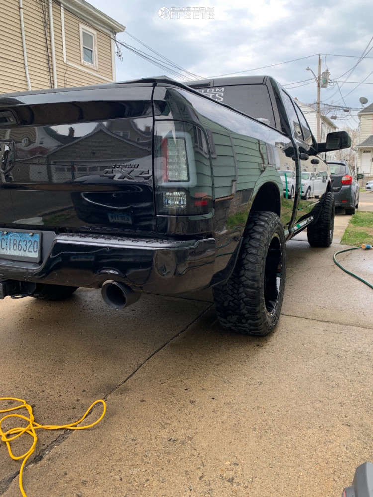 2013 Ram 1500 with 20x10 -25 Ultra Hunter 203 and 33/12.5R20 Fury ...