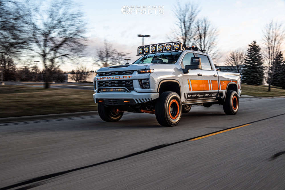 2020 Chevrolet Silverado 2500 HD with 17x9 -15 KMC Machete and 35/12 ...