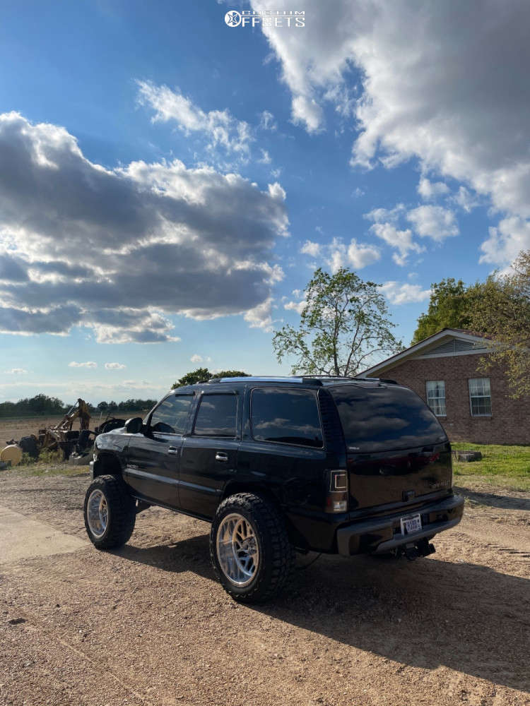2002 Chevrolet Tahoe with 22x12 -51 Fuel Forged Ff29 and 37/13.5R22 ...