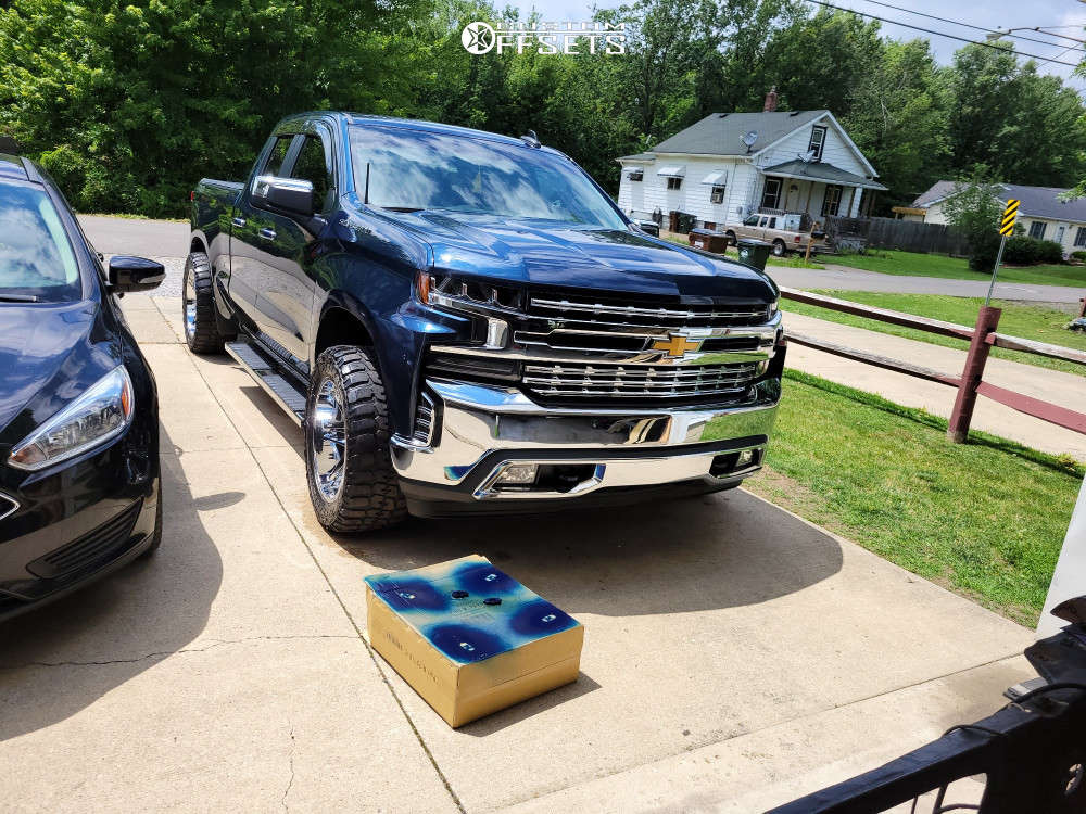 2020 Chevrolet Silverado 1500 with 20x10 -25 Vision Razor and 33/12 ...