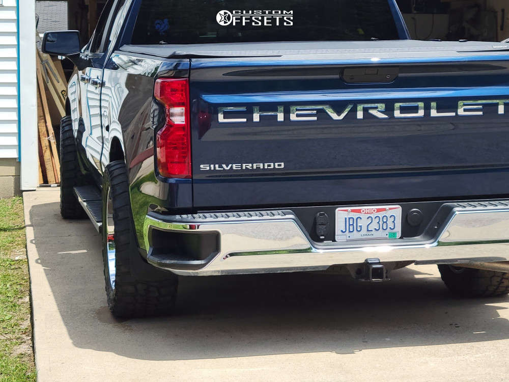 2020 Chevrolet Silverado 1500 with 20x10 -25 Vision Razor and 33/12 ...