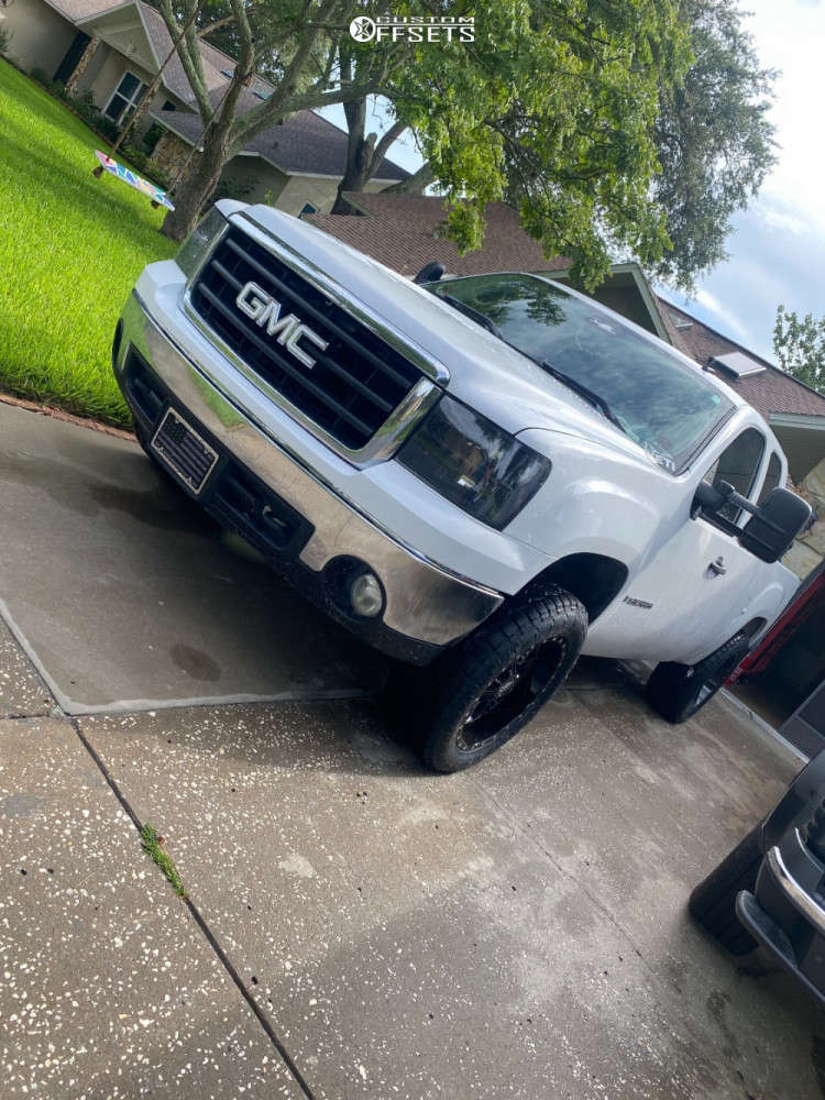 2007 GMC Sierra 1500 with 20x10 -24 Moto Metal Mo986 and 285/55R20 Toyo ...