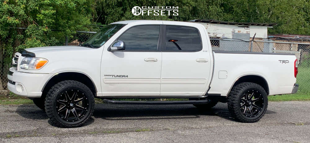 2006 Toyota Tundra with 20x10 -24 Havok H112 and 32/10.5R20 Lancaster ...
