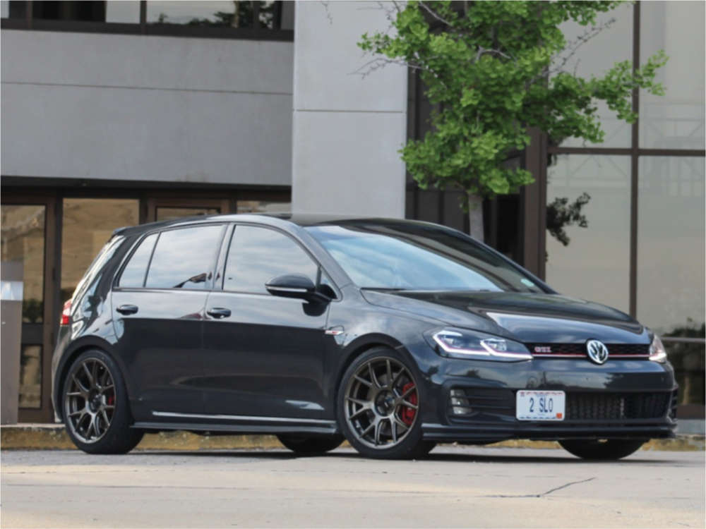 2019 Volkswagen GTI with 18x8.5 43 Konig Ampliform and 225/40R18 Toyo ...