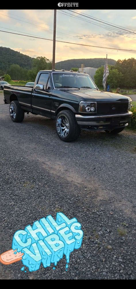 1996 Ford F-250 with 22x12 -44 Fuel Saber and 31/11.5R22 Nitto Nt420v ...