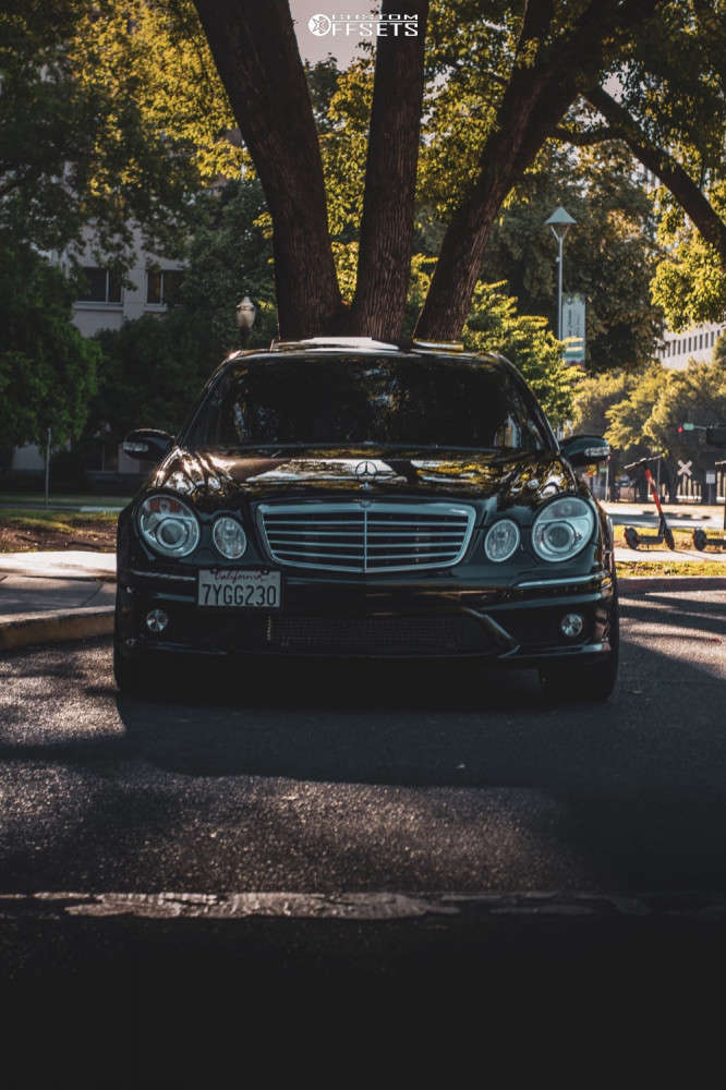2006 Mercedes-Benz E55 AMG with 19x9 25 HRE FlowForm Ff01 and 265/35R19 ...