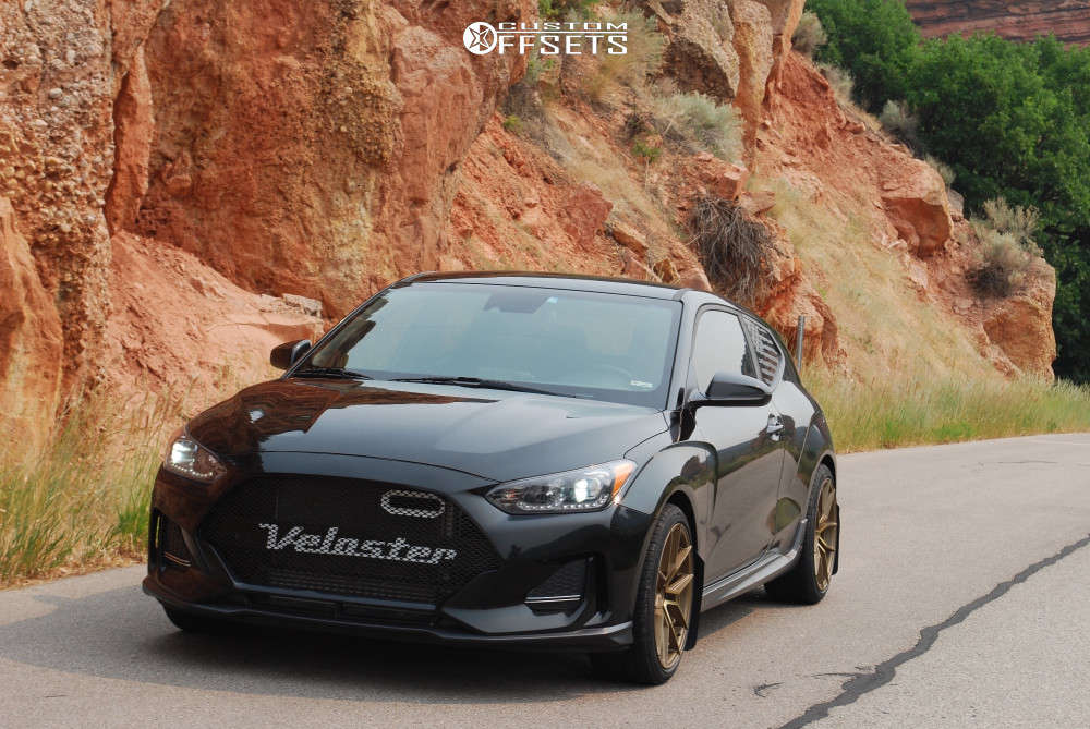 2019 Hyundai Veloster with 18x8.5 35 XXR 559 and 225/40R18 Vercelli ...