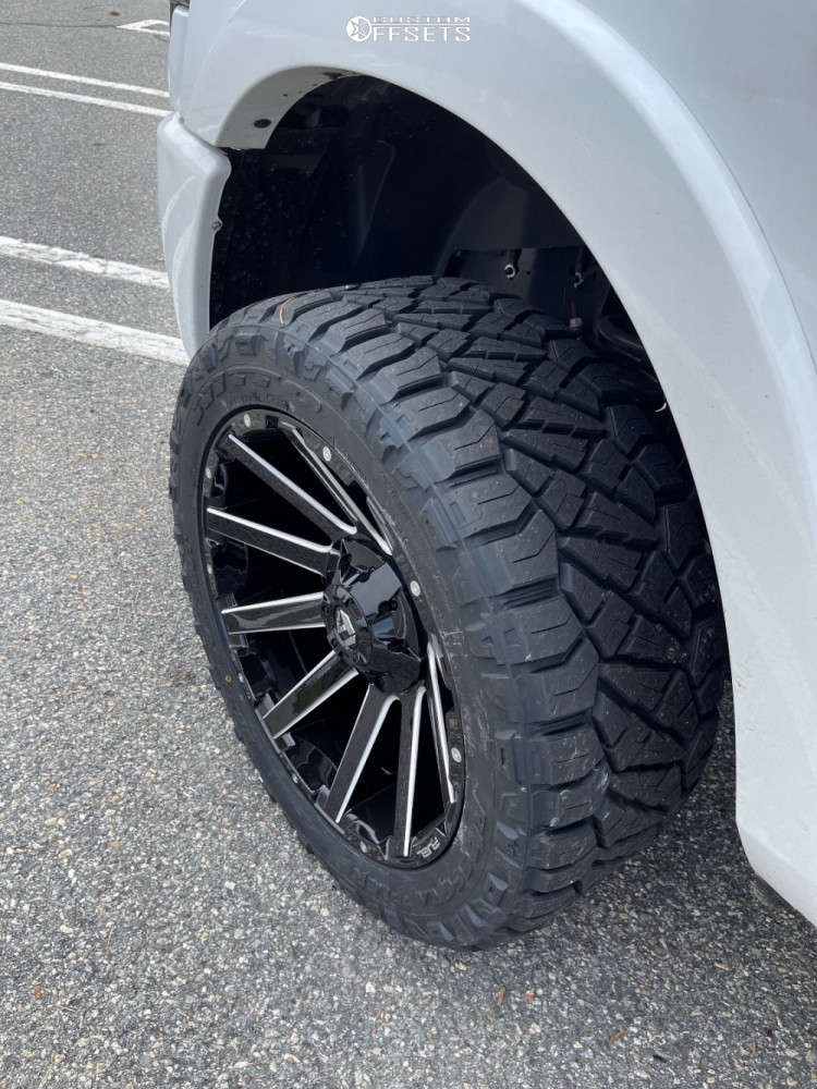 2021 Ram 2500 with 22x10 -19 Fuel Contra and 33/12.5R22 Nitto Ridge ...