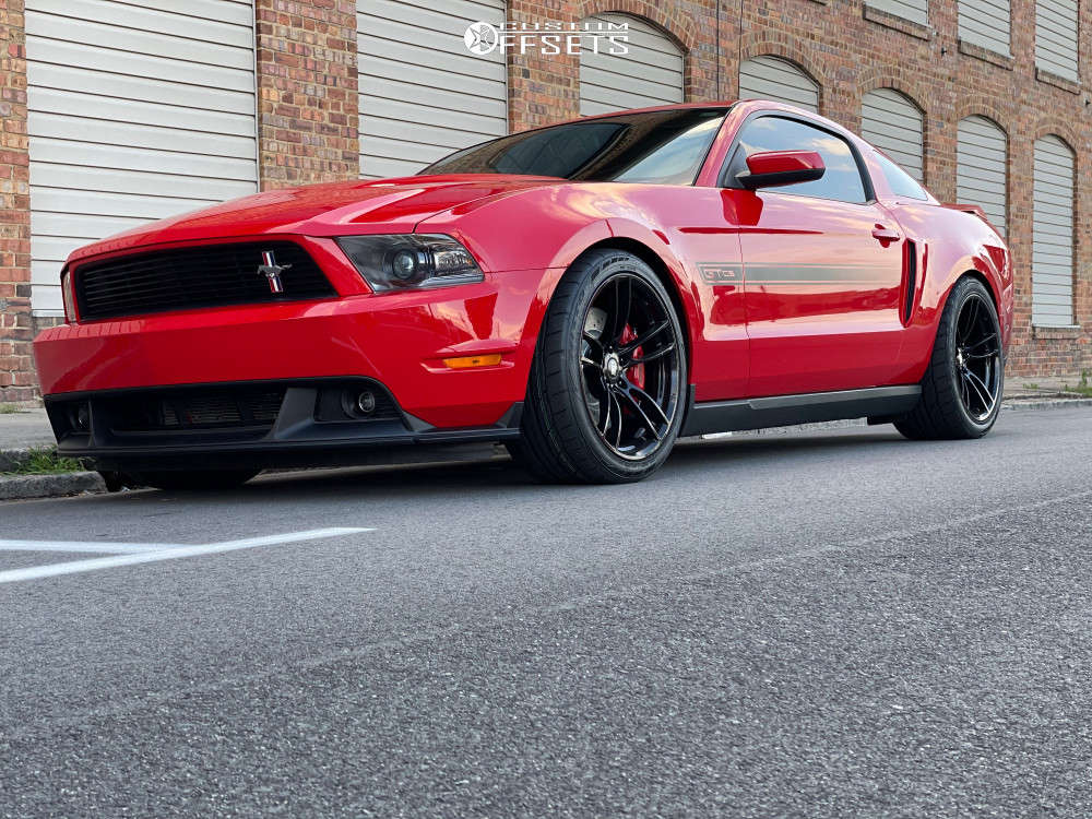 10 13 Ford fabulous Mustang