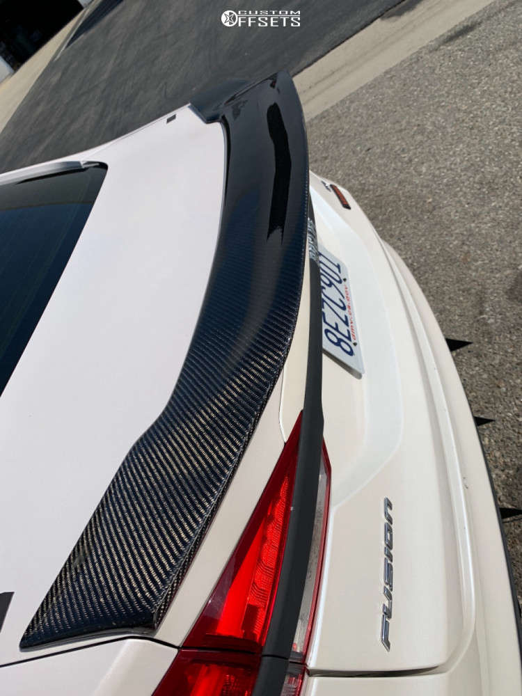 2018 Ford Fusion with 19x9.5 22 Vors Vr8 and 215/35R19 Federal SS595 ...