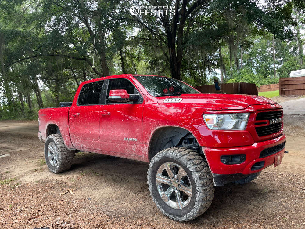 2020 Ram 1500 with 22x9 0 OE Revolution G13 and 37/13.5R22 Nitto Mud ...