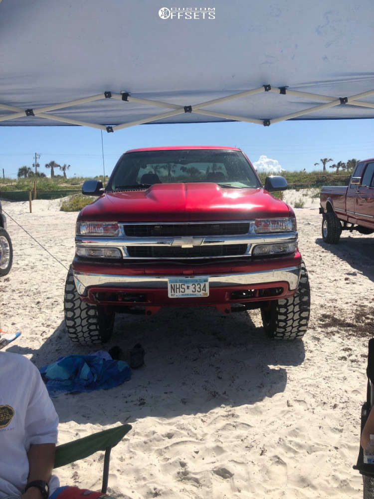 2000 Chevrolet Silverado 1500 with 22x12 -44 TIS 544BMR and 35/12.5R22 ...