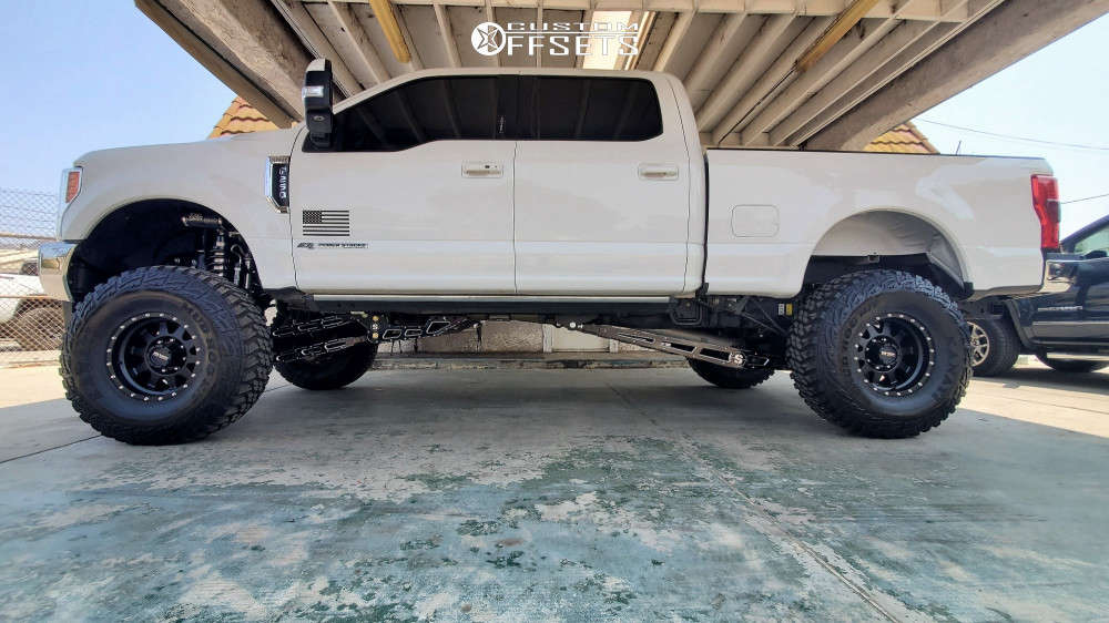 2019 Ford F-250 Super Duty with 17x8.5 -12 Method Mr301 and 39/12.5R17 ...