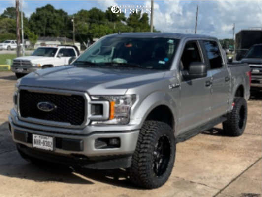 2020 Ford F-150 with 20x10 -24 Moto Metal Mo970 and 33/12.5R20 Radar ...