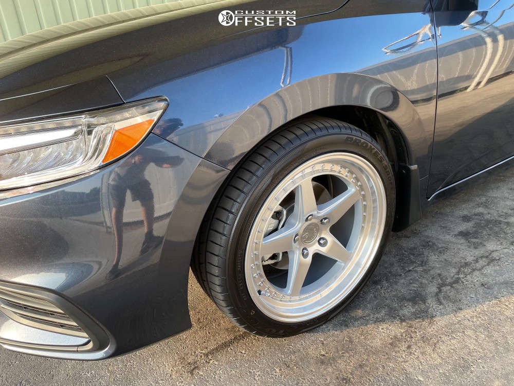2020 Honda Insight with 18x8.5 35 Aodhan Ah05 and 235/40R18 Toyo Tires ...