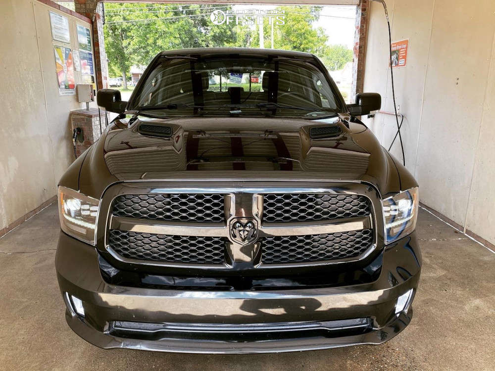 2018 Ram 1500 with 20x9 0 OE Performance 155 and 275/60R20 Firestone ...