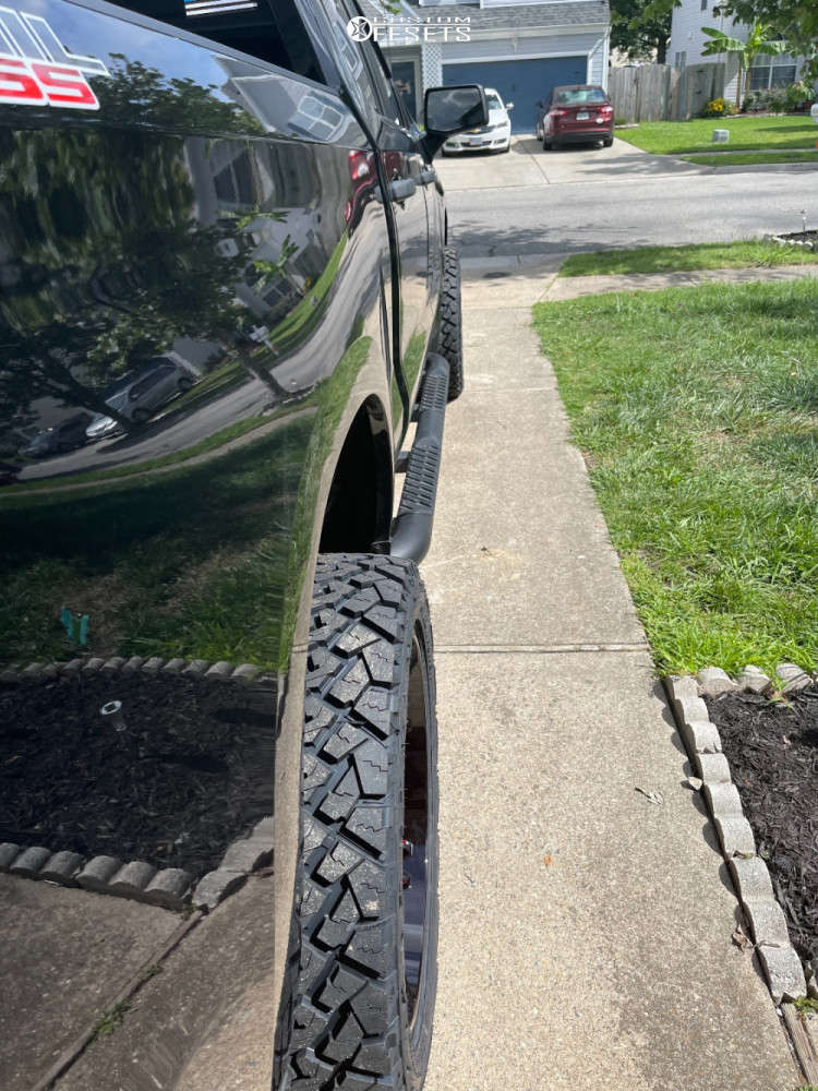 2019 Chevrolet Silverado 1500 with 22x10 -19 Vision Razor and 33/12.5R22 Venom Power Terra ...