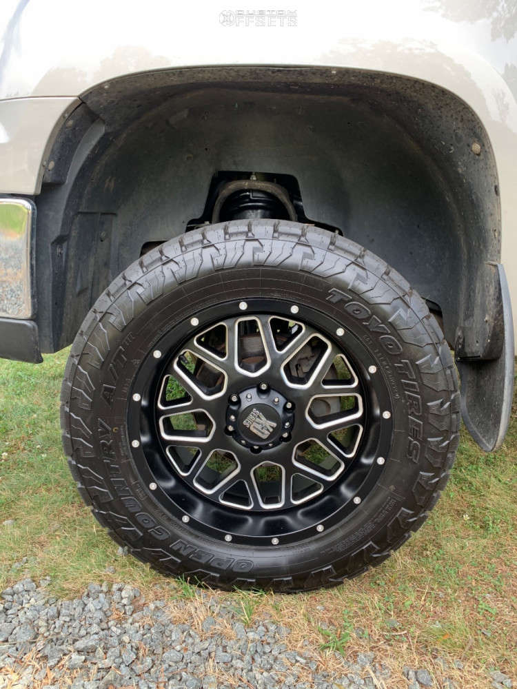 2009 GMC Sierra 1500 with 20x9 0 XD Grenade and 285/60R20 Toyo Tires ...