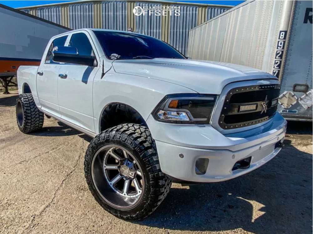 2018 Ram 1500 with 22x14 -76 Moto Metal Mo984 and 35/15.5R22 Fury ...