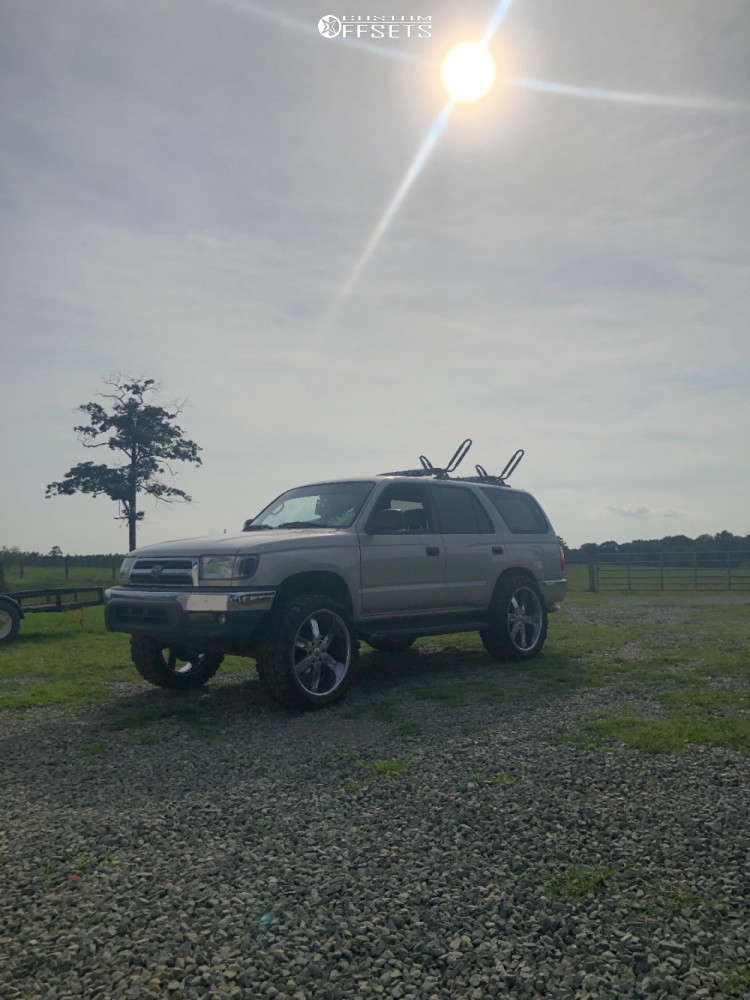 2000 Toyota 4Runner with 22x10 -24 U2 U2-55sb and 33/12.5R22 Gladiator ...