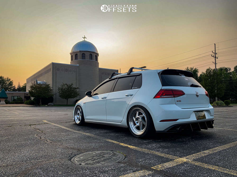 2019 Volkswagen GTI with 18x8.5 40 Regen5 R34 and 235/40R18 Vredestein ...