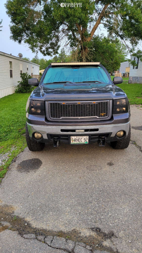 2010 GMC Sierra 1500 with 18x10 12 Gear Alloy and 33/11.5R18 Falken ...
