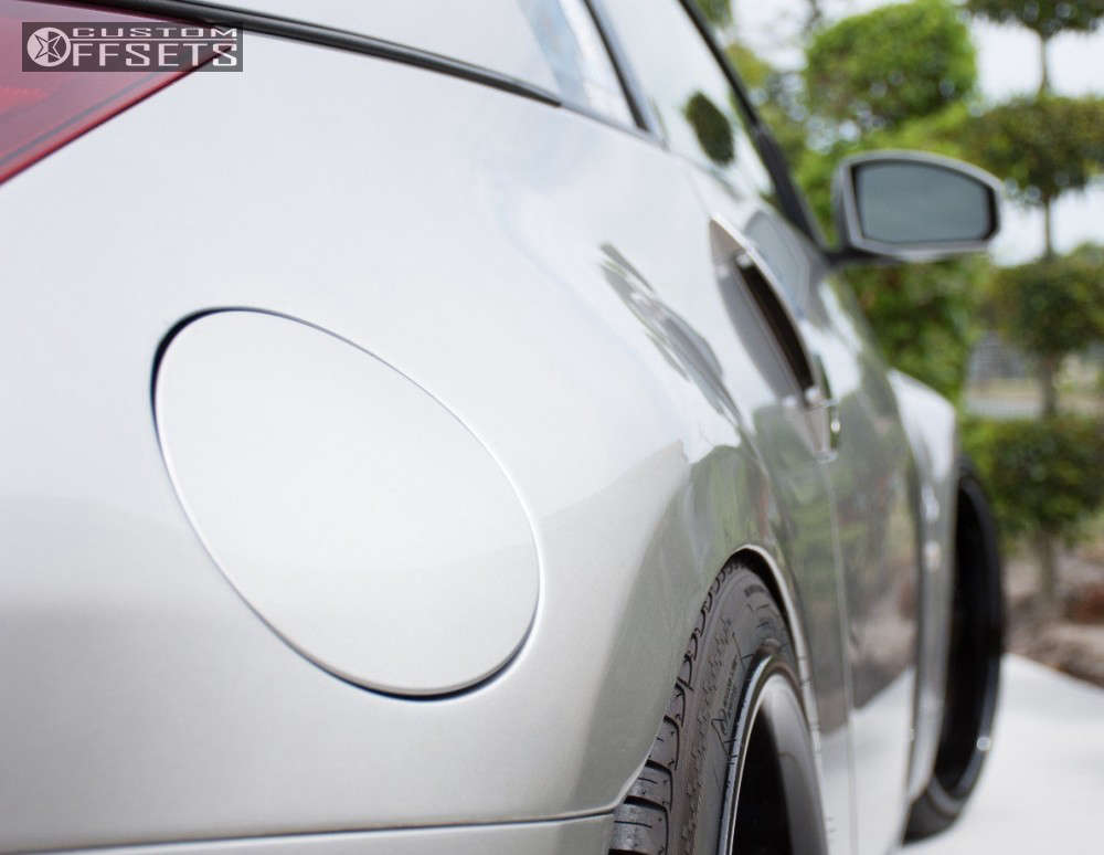 2003 Nissan 350Z with 20x10 35 Octane OC-5 and 245/35R20 WinRun and ...