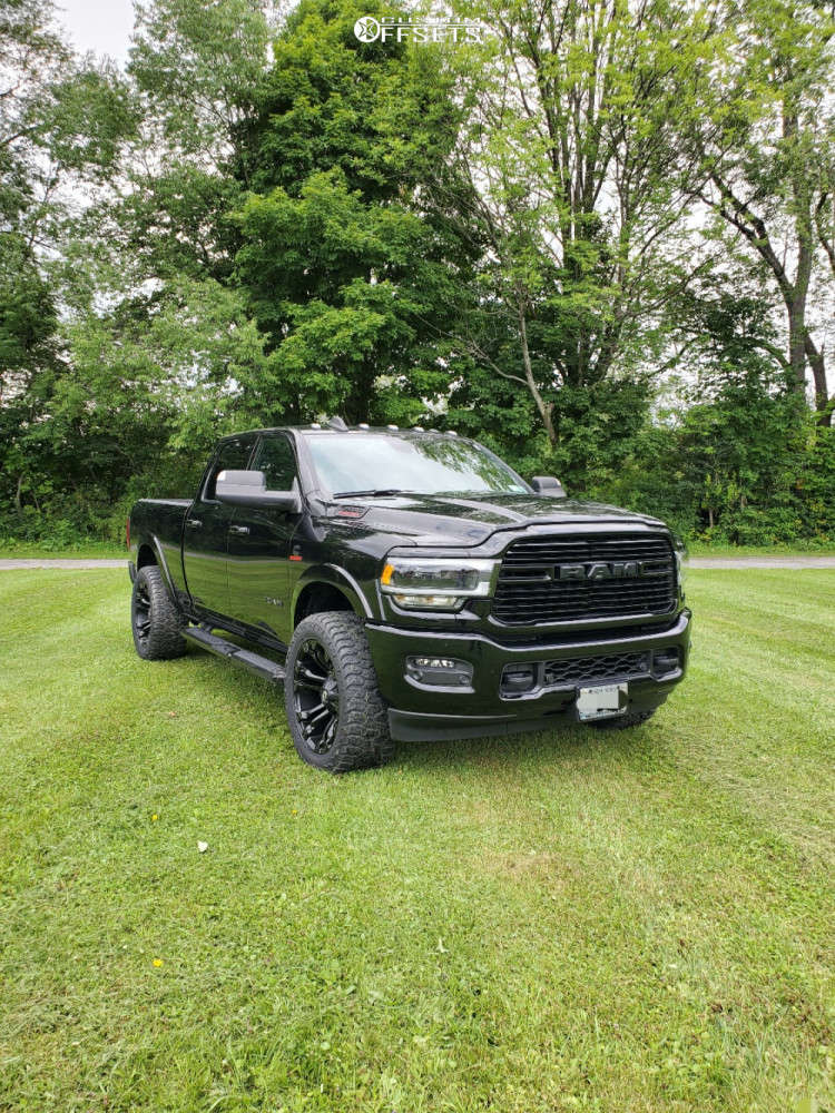 2021 Ram 2500 with 22x10 -18 Fuel Vapor and 35/12.5R22 AMP Terrain ...