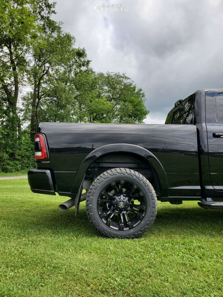 2021 Ram 2500 with 22x10 -18 Fuel Vapor and 35/12.5R22 AMP Terrain ...