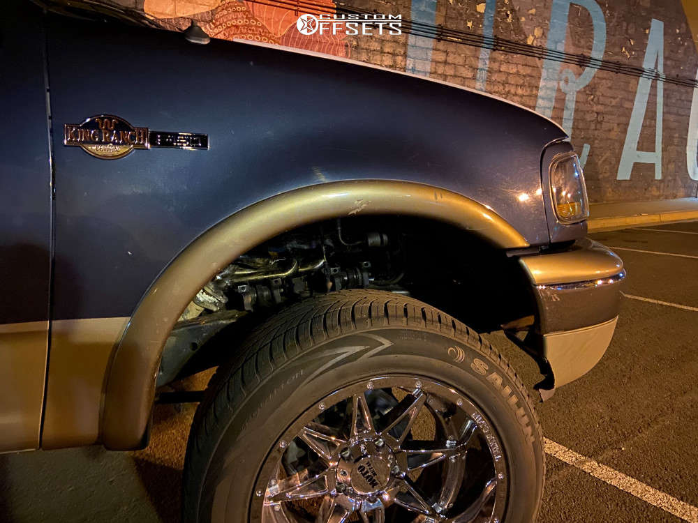 2001 Ford F-150 with 20x12 -44 Moto Metal Mo993 and 305/50R20 Sailun ...