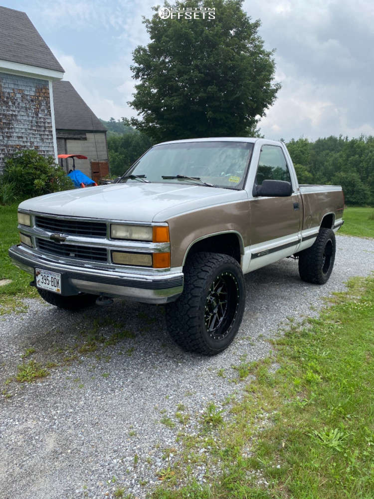 1995 Chevrolet K1500 with 20x10 -18 Moto Metal Mo985 and 33/12.5R20 ...
