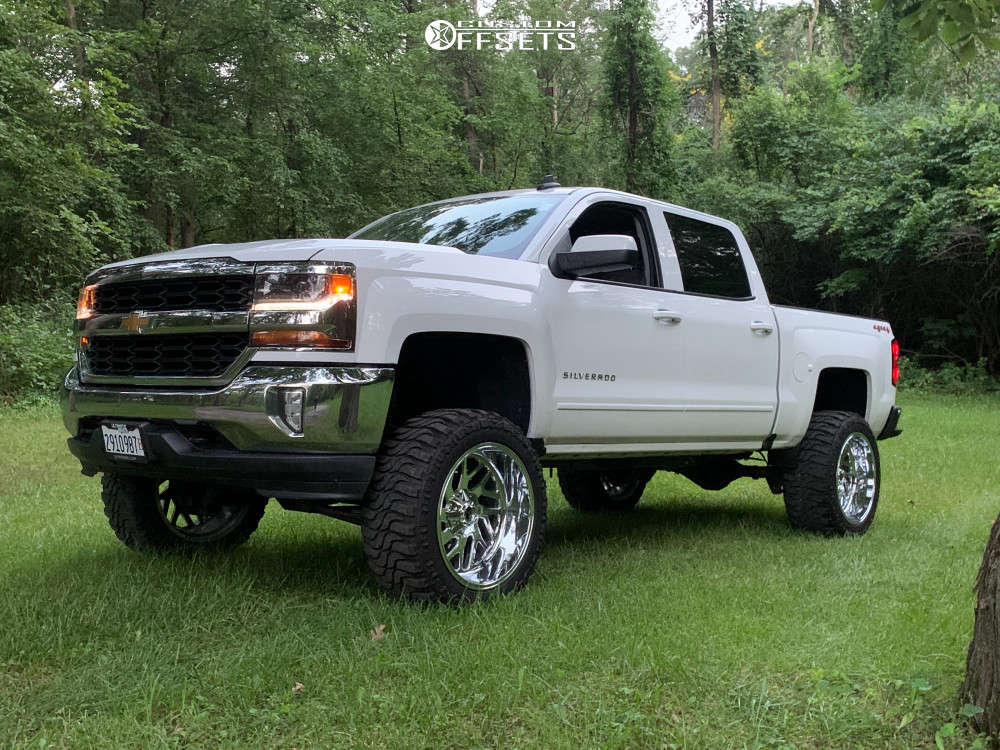 2017 Chevrolet Silverado 1500 with 22x12 -44 Fuel Triton D609 and 35/12.5R22 Federal Xplora M/t ...