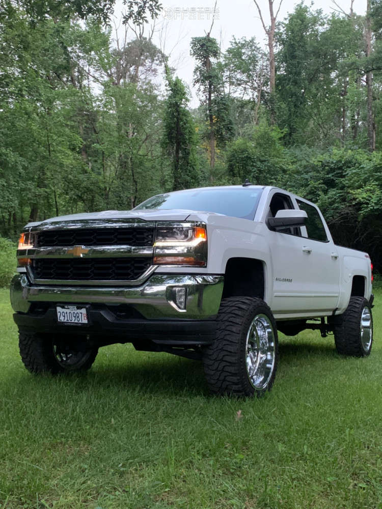 2017 Chevrolet Silverado 1500 with 22x12 -44 Fuel Triton D609 and 35/12.5R22 Federal Xplora M/t ...