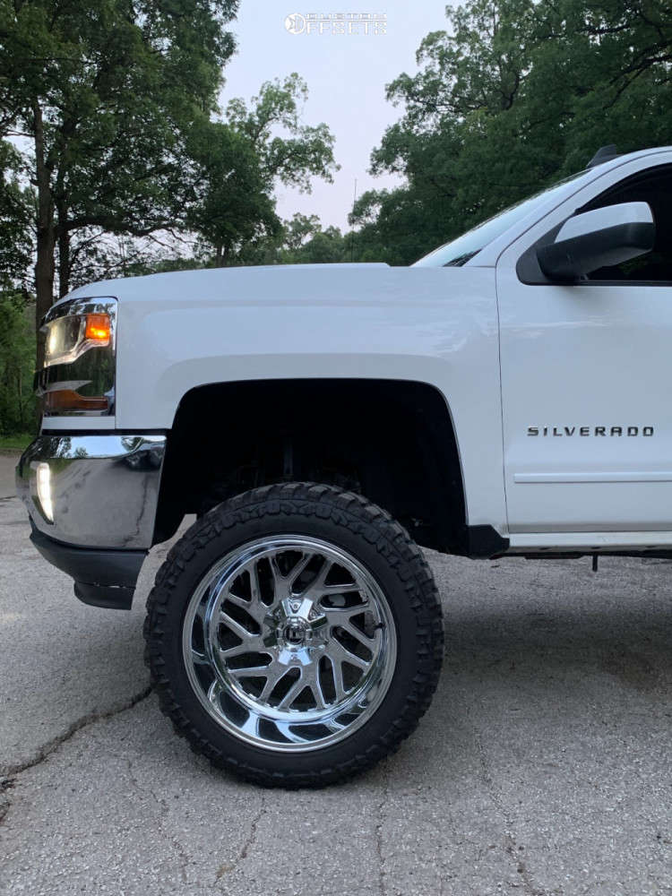 2017 Chevrolet Silverado 1500 with 22x12 -44 Fuel Triton D609 and 35/12.5R22 Federal Xplora M/t ...