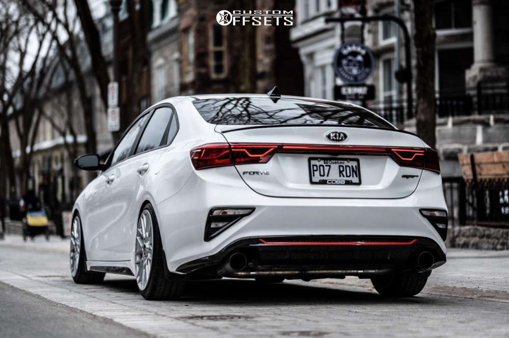 2021 Kia Forte with 18x8.5 45 Rotiform Rse and 215/40R18 Firestone ...