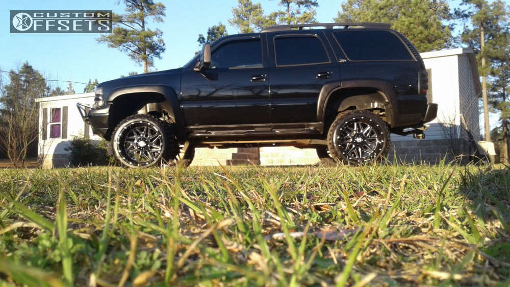 2004 Chevrolet Tahoe with 22x12 -44 Hostile Sprocket and 33/12.5R22 ...