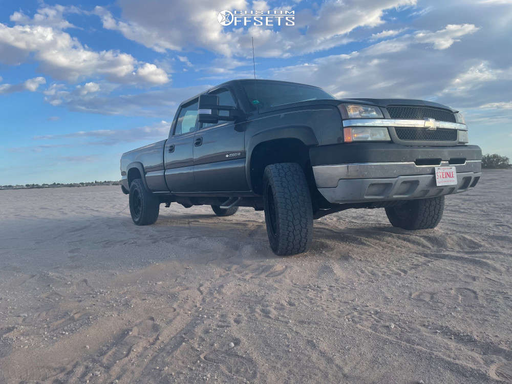 2003 Chevrolet Silverado 2500 HD with 20x10 -18 Method Nv and 35/12 ...