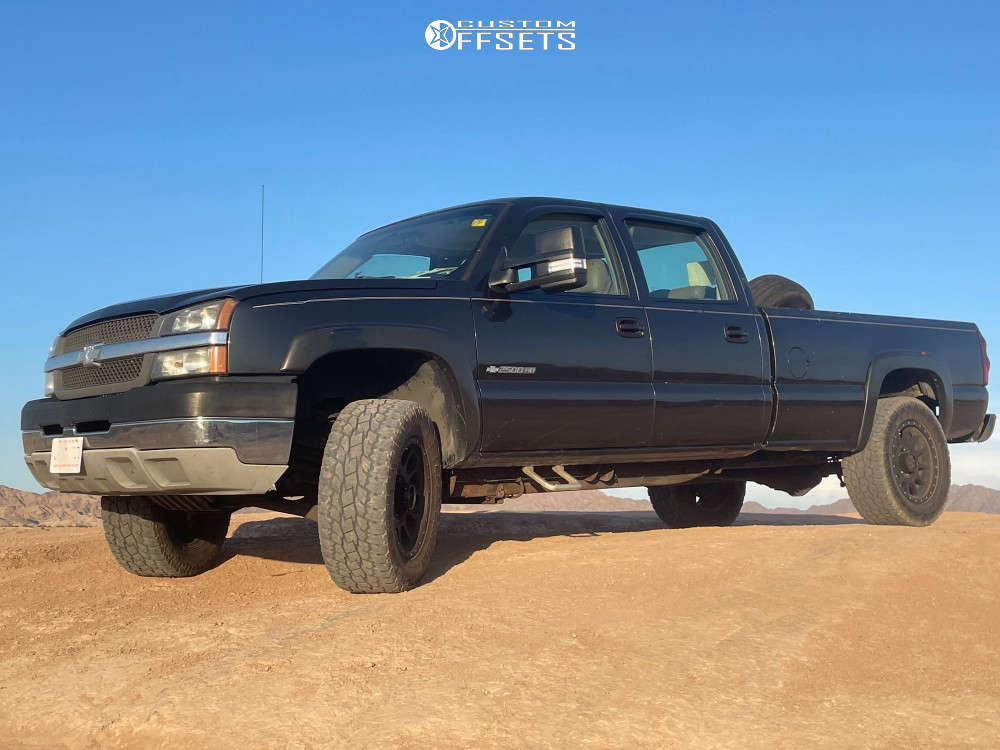 2003 Chevrolet Silverado 2500 HD with 20x10 -18 Method Nv and 35/12 ...