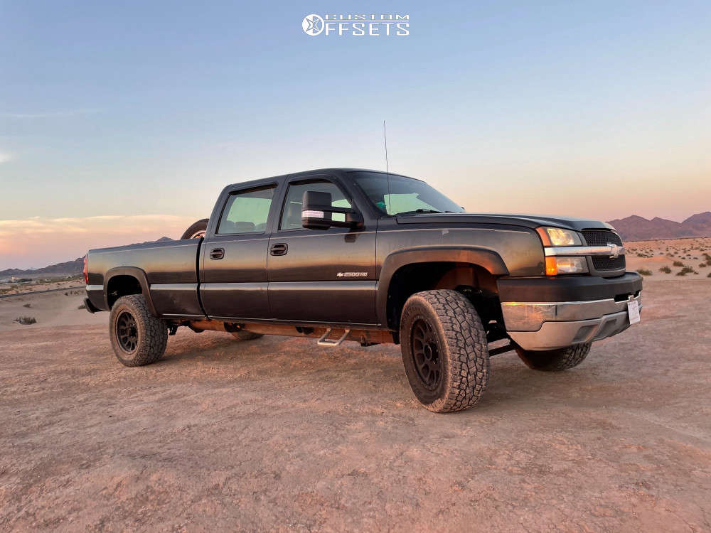 2003 Chevrolet Silverado 2500 HD with 20x10 -18 Method Nv and 35/12 ...