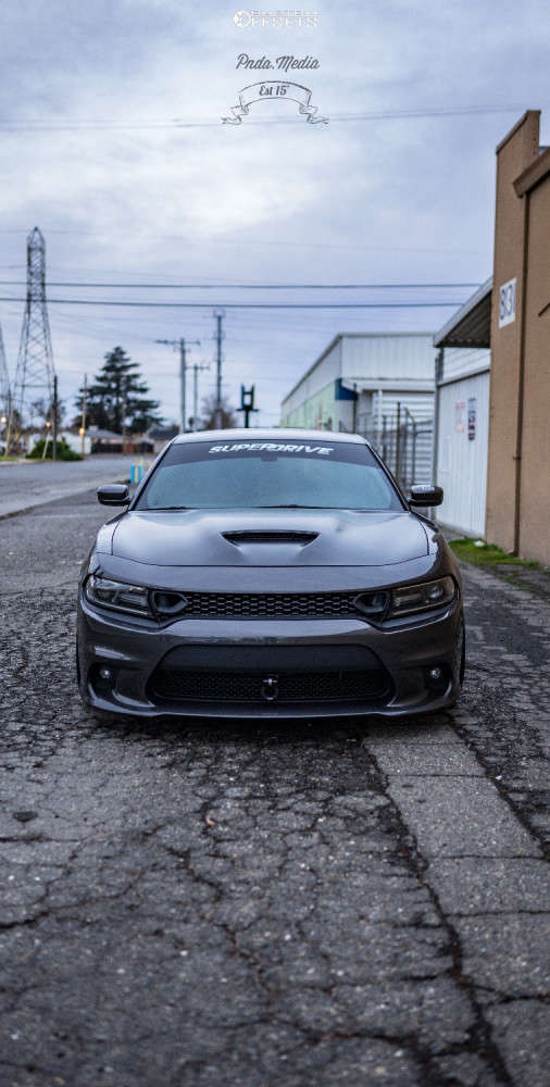 2018 Dodge Charger with 20x9.5 18 Konig Ampliform and 275/40R20 Federal ...