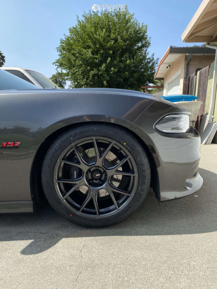 2018 Dodge Charger with 20x9.5 18 Konig Ampliform and 275/40R20 Federal ...
