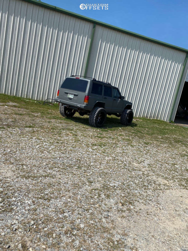 1999 Jeep Cherokee with 22x12 -55 Vision 360 and 33/13.5R22 Versatyre ...